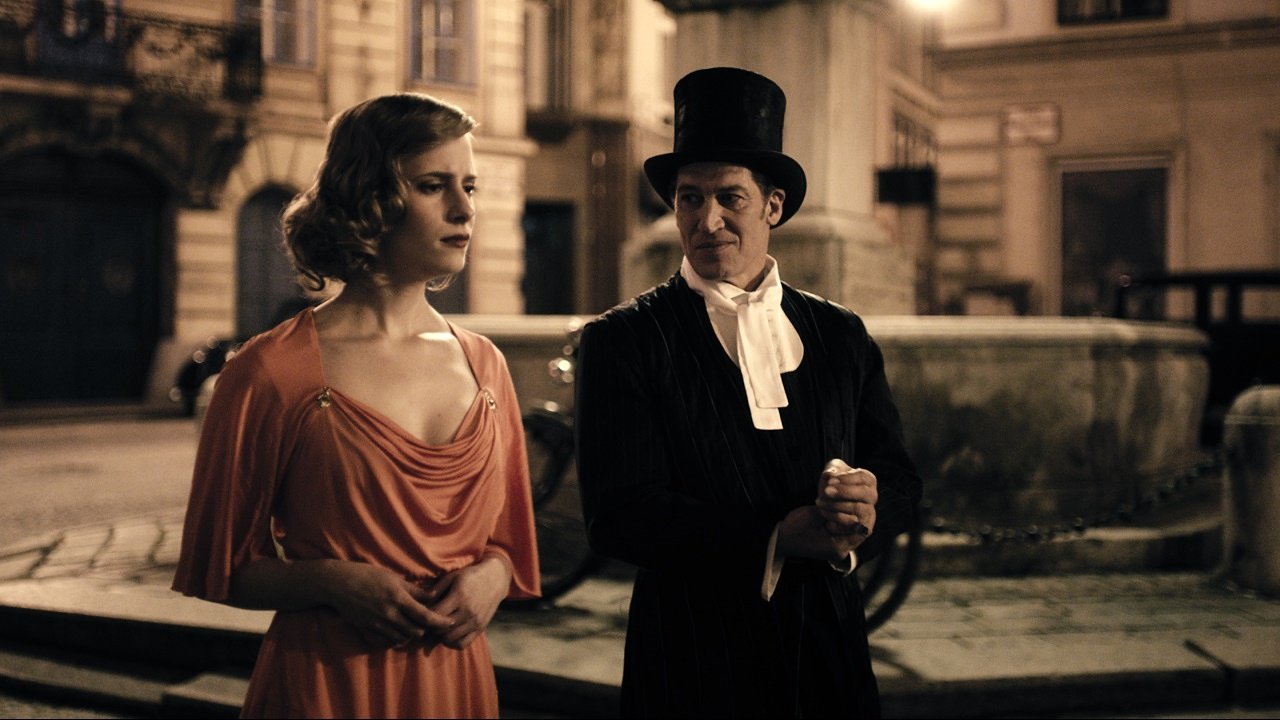 LIFF29 - Therapy For A Vampire - Cinema Review | Film Intel