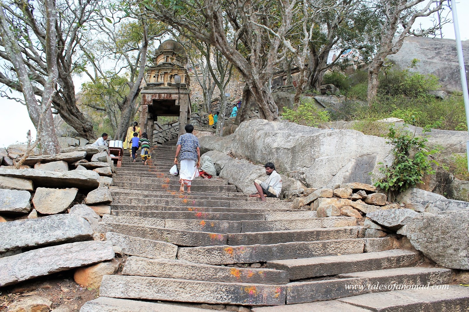Tales Of A Nomad: Melukote- Temples and Surroundings
