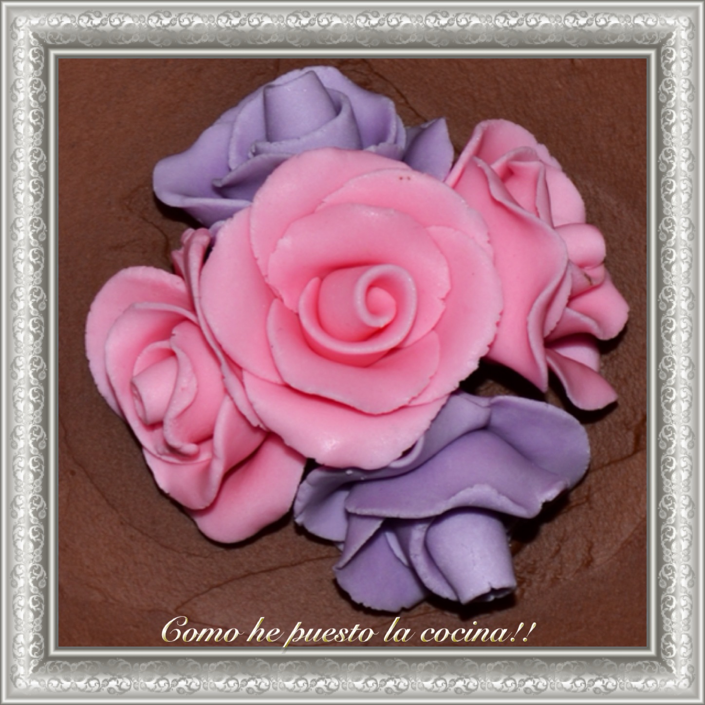 rosas de fondant en 2020 (con imágenes) | Rosa de fondant, Thermomix ...