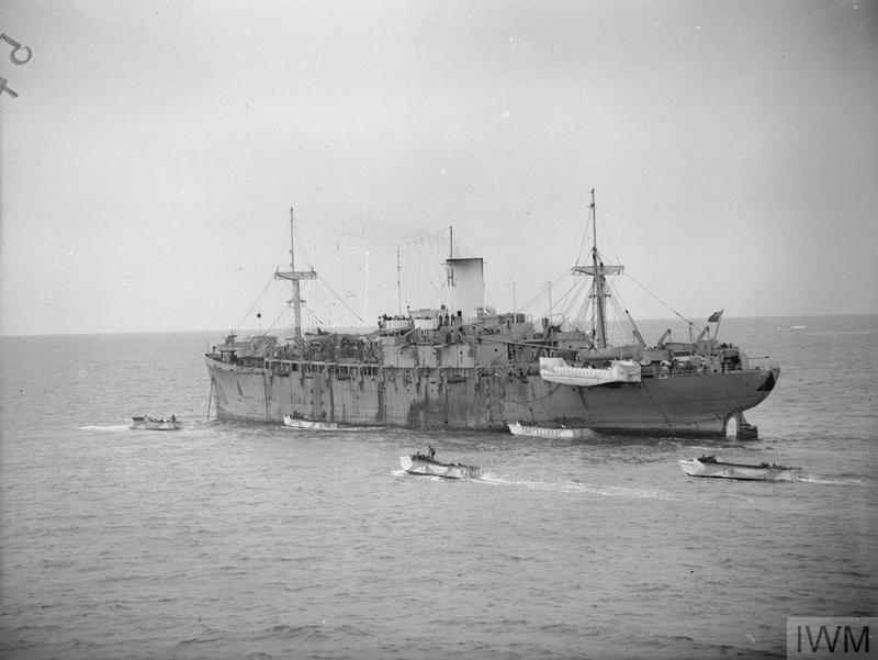 1000 Men, 1000 Stories : Photographs: Training on Landing Crafts (7).