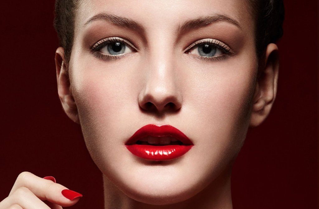 Spleen De Couture: "...HER LIPS ARE DEVIL RED..."!