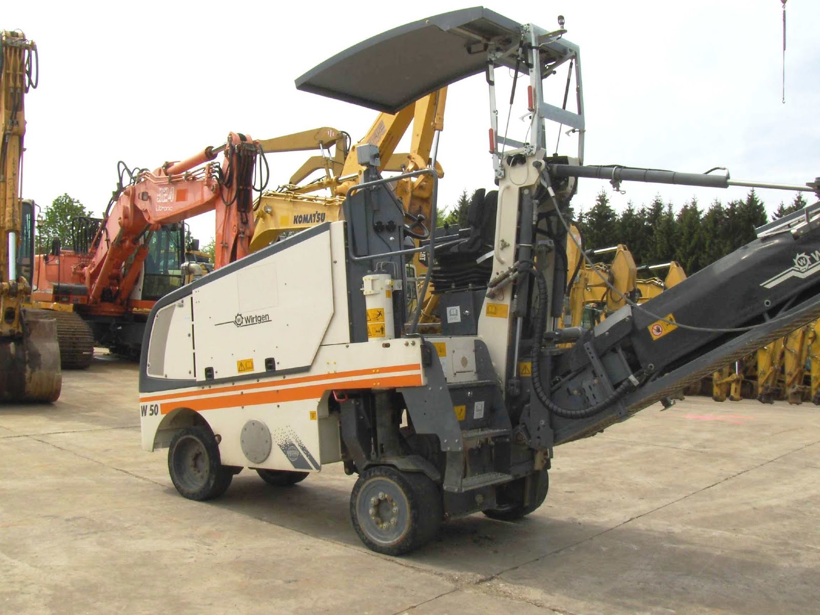 Freze de asfalt WIRTGEN W 50 Utilaje Asfalt 89500 Euro