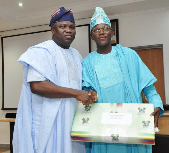Photos: Ambode and his wife receives one-day governor and his cabinet