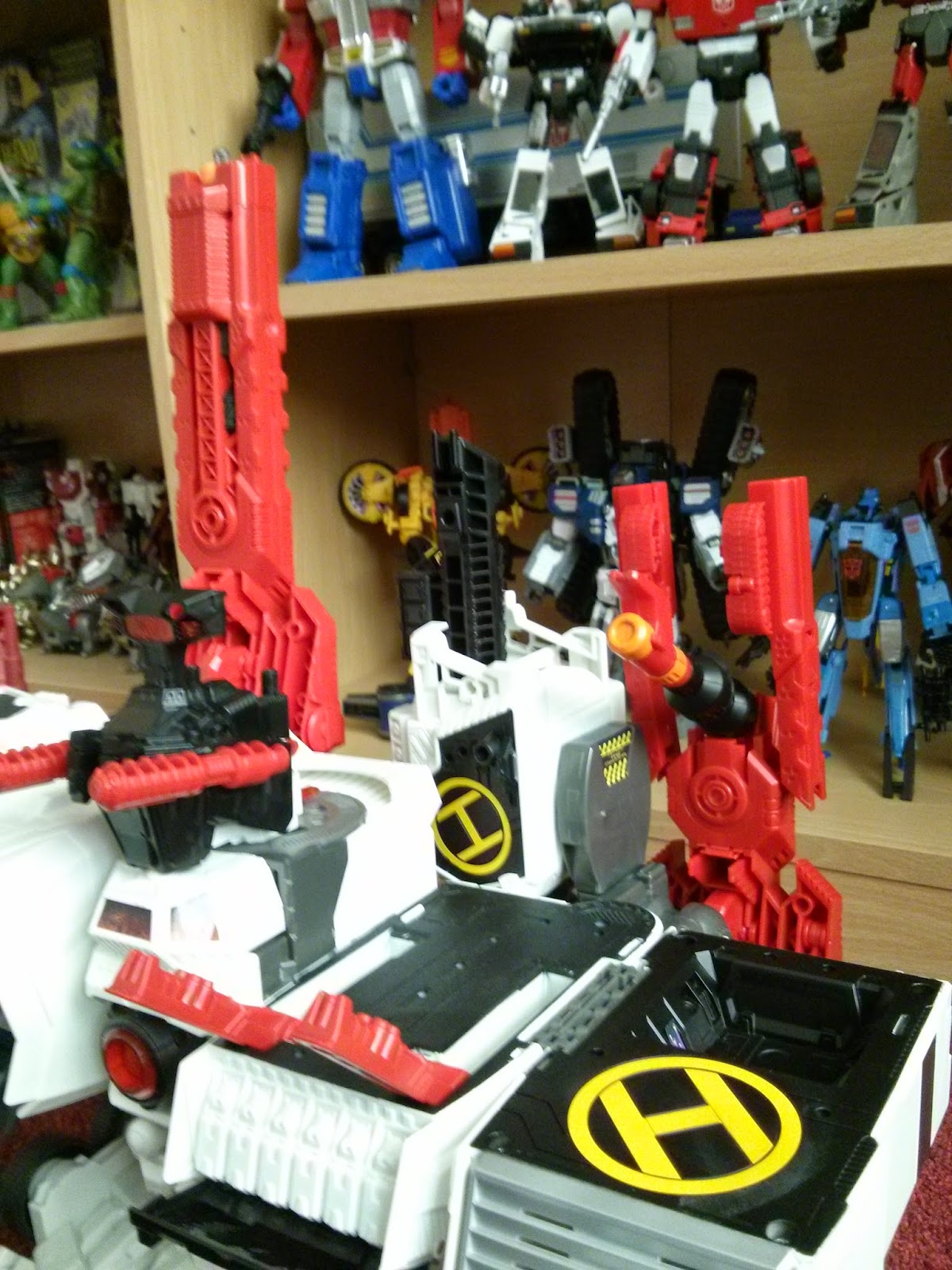 Toybox Soapbox: X2 Toys XT004 Interception Metroplex Gun Review