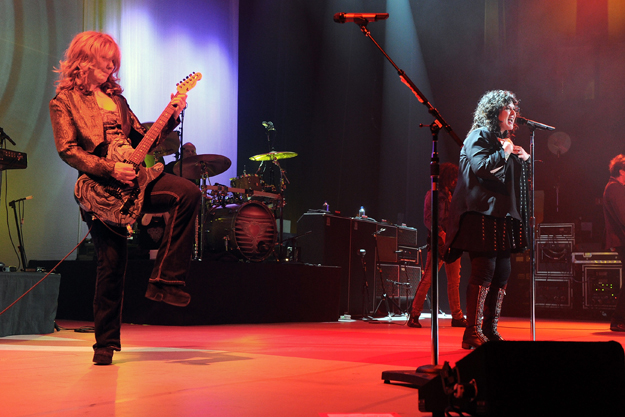 Concert Review: Heart at The Beacon Theater- New York City 10/3/12