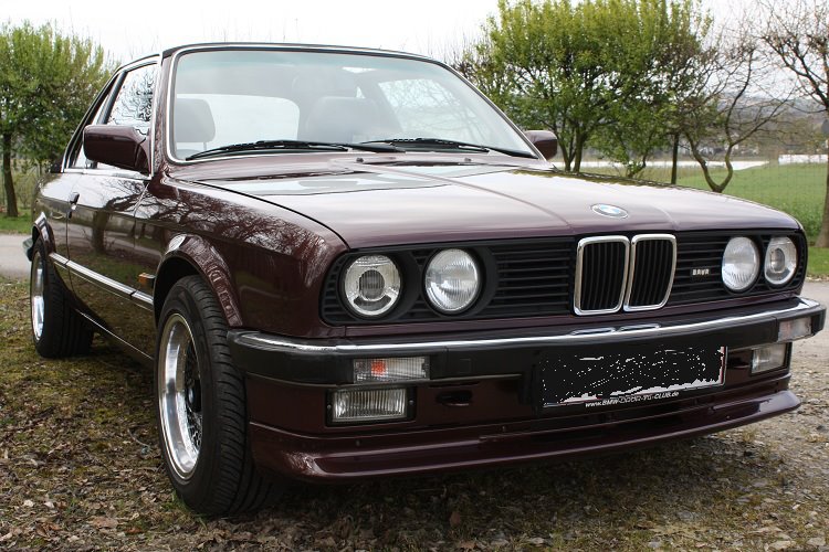 Baurspotting: Dirk's Baur Grille Badge