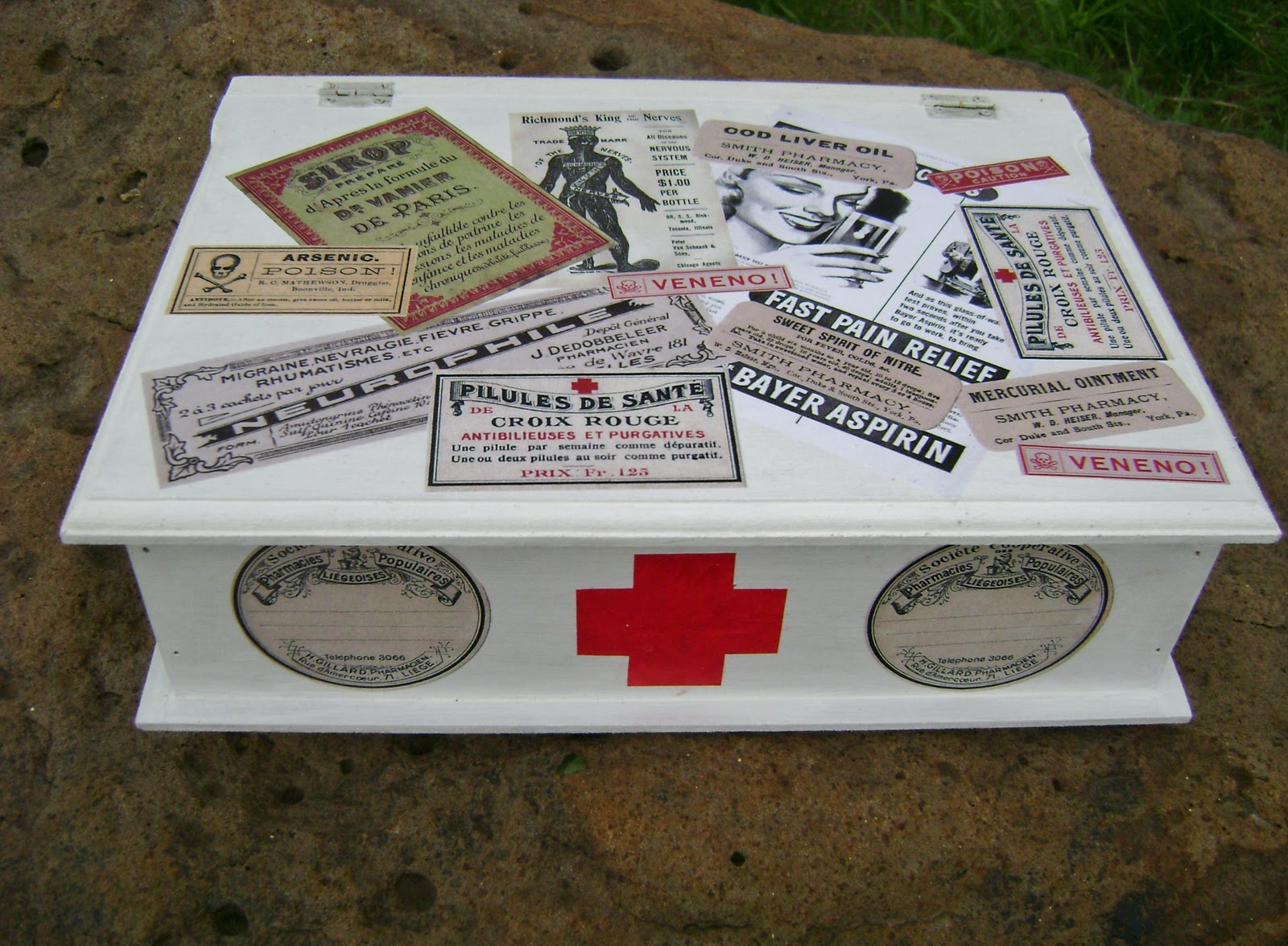 DK's Craft Café: Medicine Box