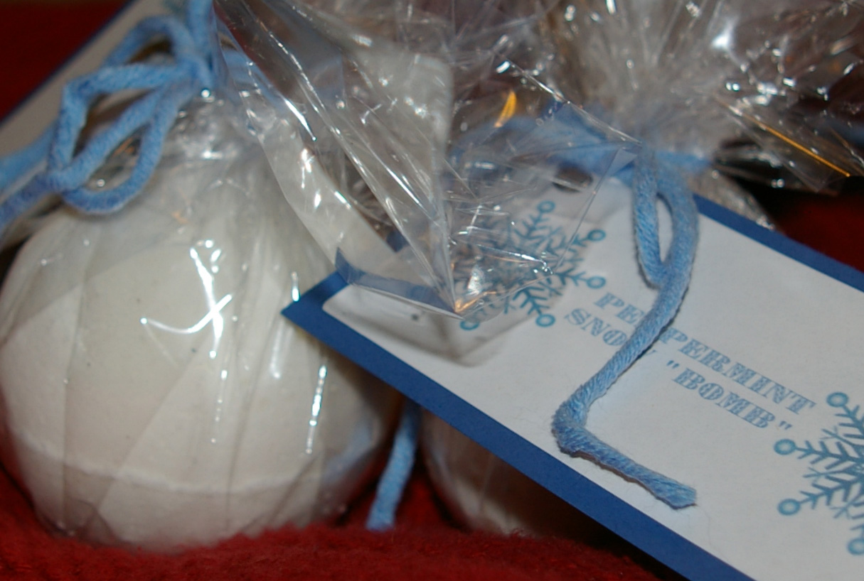 Creating Home: Peppermint Snow 'Bombs'