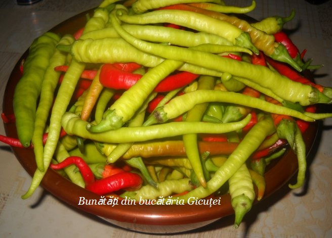 Ardei iuti murati- reteta simpla - Bunătăți din bucătăria Gicuței