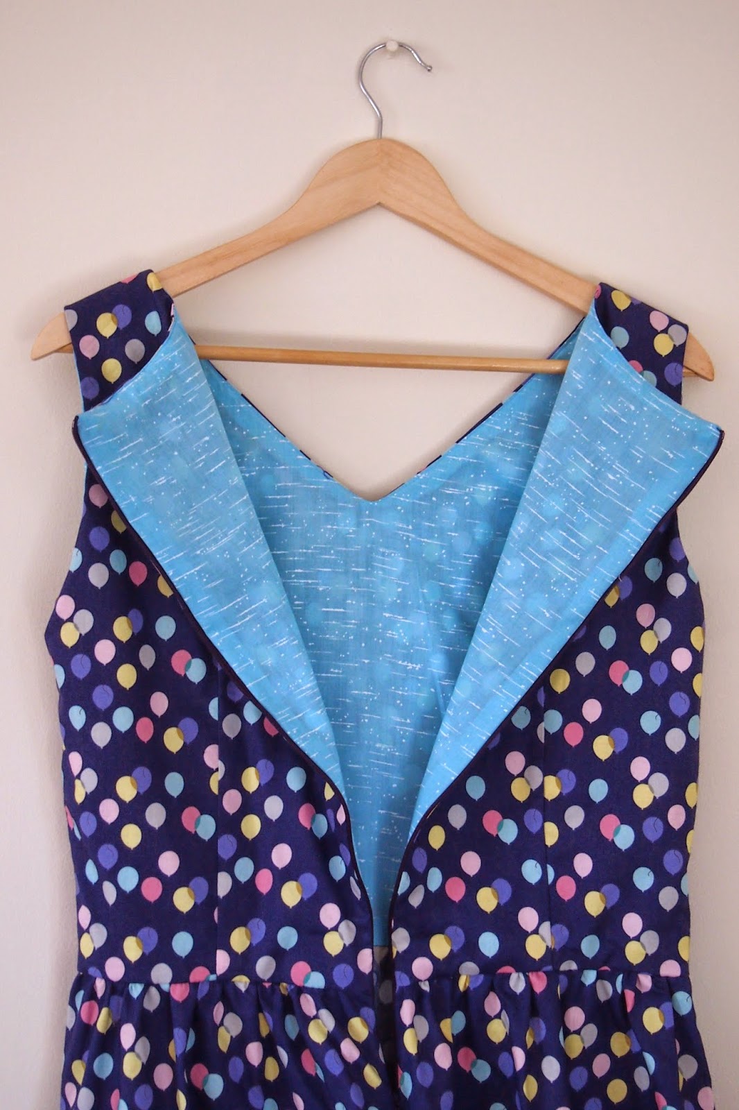 Nightingale & Dolittle: New Look 6262 - The Balloons Dress