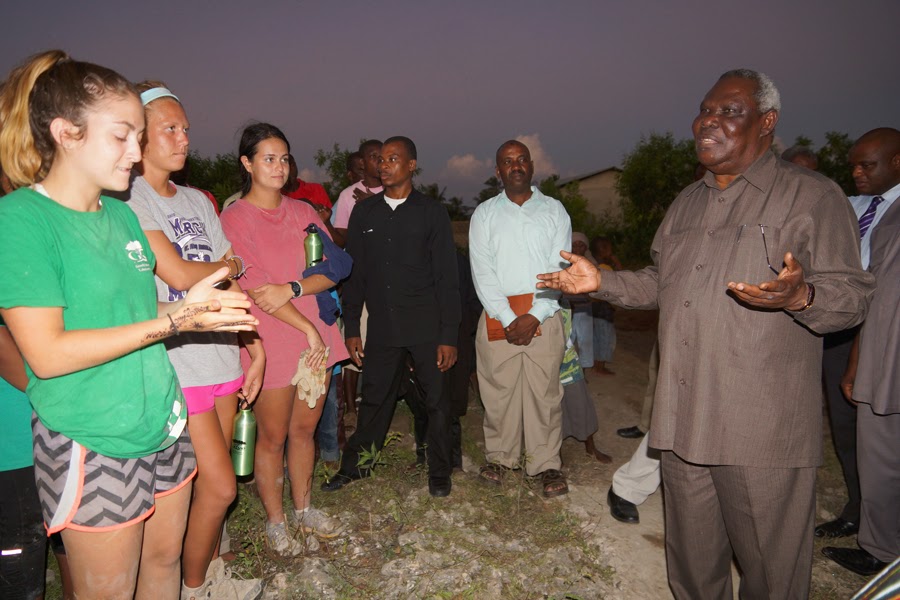 MATUKIO @ MICHUZI BLOG: Kompyuta 230 zatolewa kwa ajili ya Skuli mbali ...