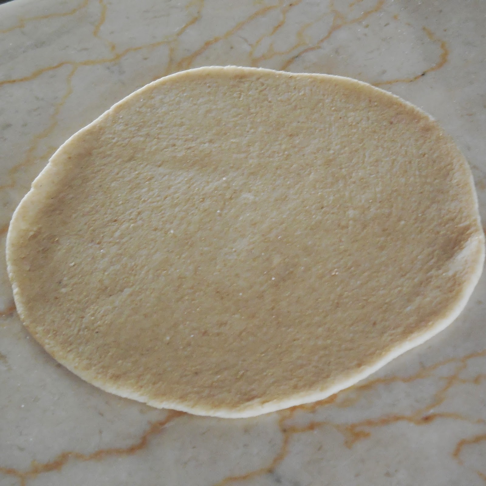 Puri ~ Puffed Fried Indian Whole Wheat Bread ~ With Stepwise Pictures ...