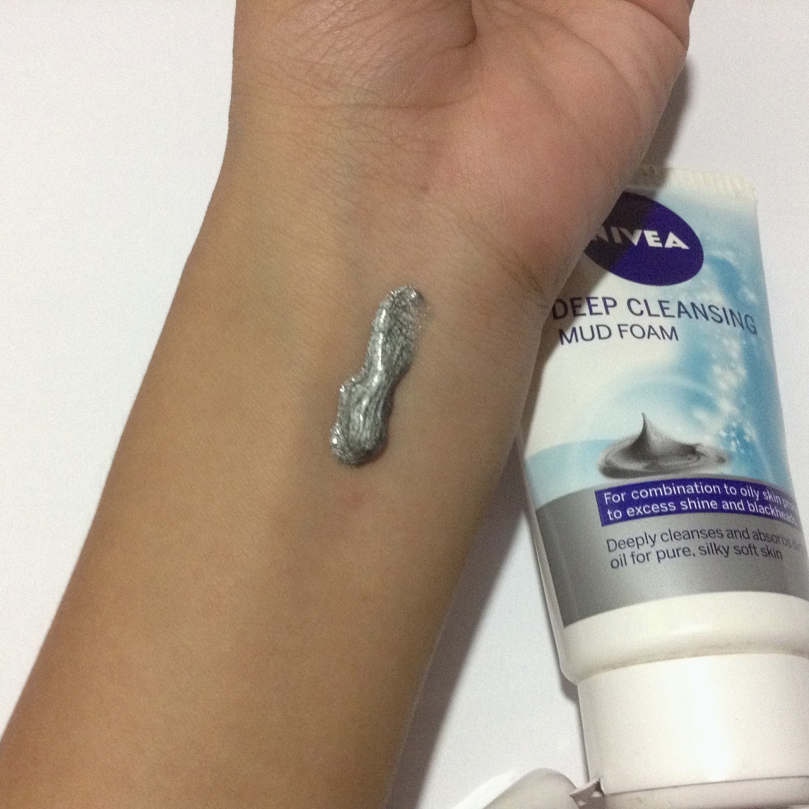 Product Review: Nivea Deep Cleansing Mud Foam - IzzaGlinoFull