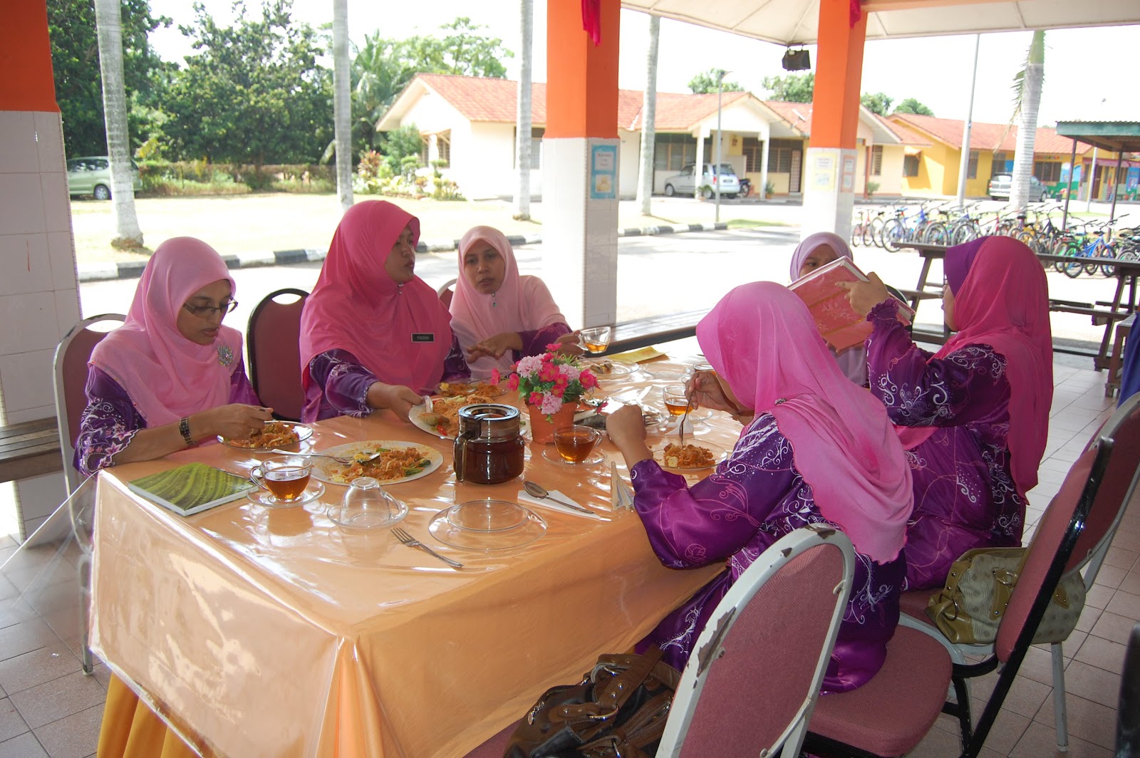SEKOLAH KEBANGSAAN SERI DUYONG,MELAKA: SESSI JAMUAN RINGAN UNTUK TETAMU ...