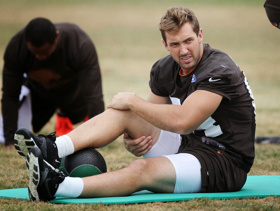 kenneth in the (212): Miami's Newest Tight End Is 6'5" 254-lb. Jordan ...