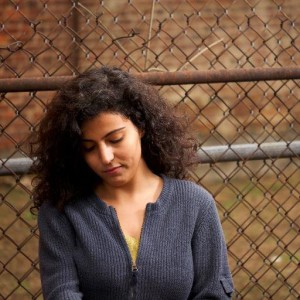 Concurso 1x1 de Traducción de Poesía: Algo más sobre Mona Kareem