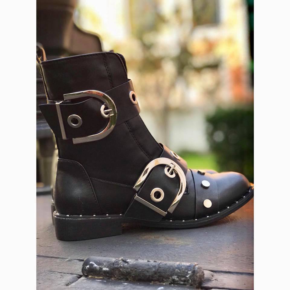 BOTAS CON HEBILLAS, PURA TENDENCIA!! | MI CALLE DE PUERTO VALLARTA. BLOG