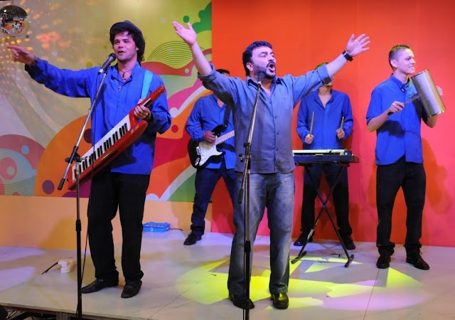 MUSICACOMPARTIDA: AMAR AZUL