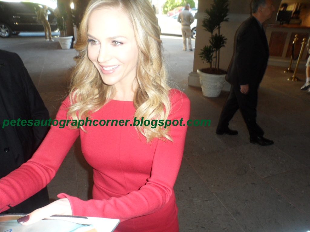 Pete's Autograph Corner: Julie Benz of Dexter!