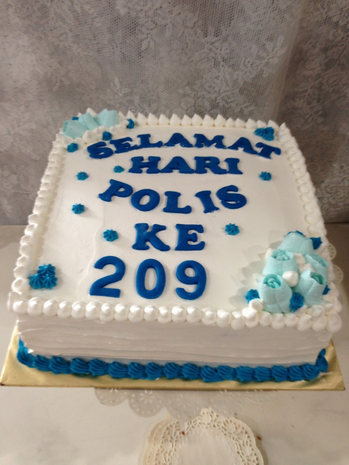 ninie cakes house: Polis cake