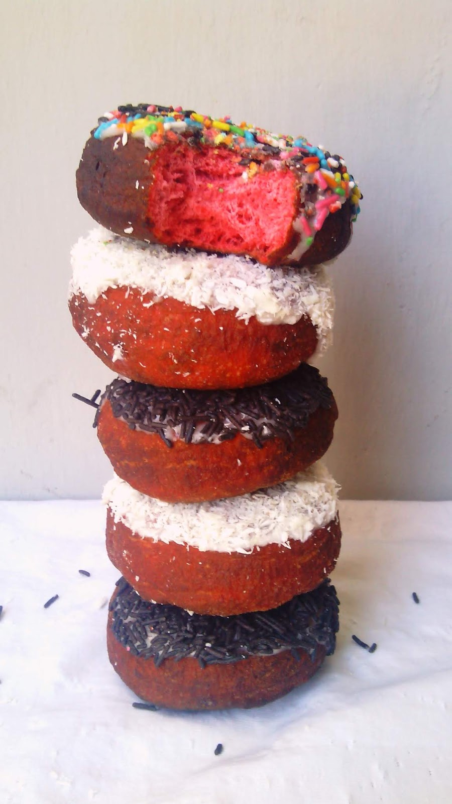 RED VELVET DOUGHNUTS - 7 DAYS OF RED VELVET / Nairobi Kitchen