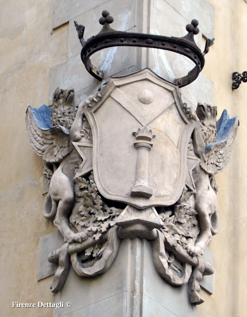 Firenze_Nei_Dettagli: La colonna nello stemma