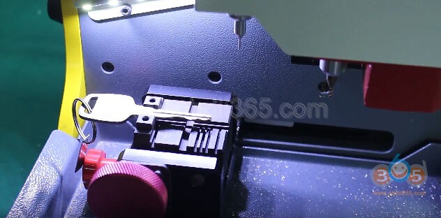 SEC-E9 Automotive Key Cutting Machine-OBDII365