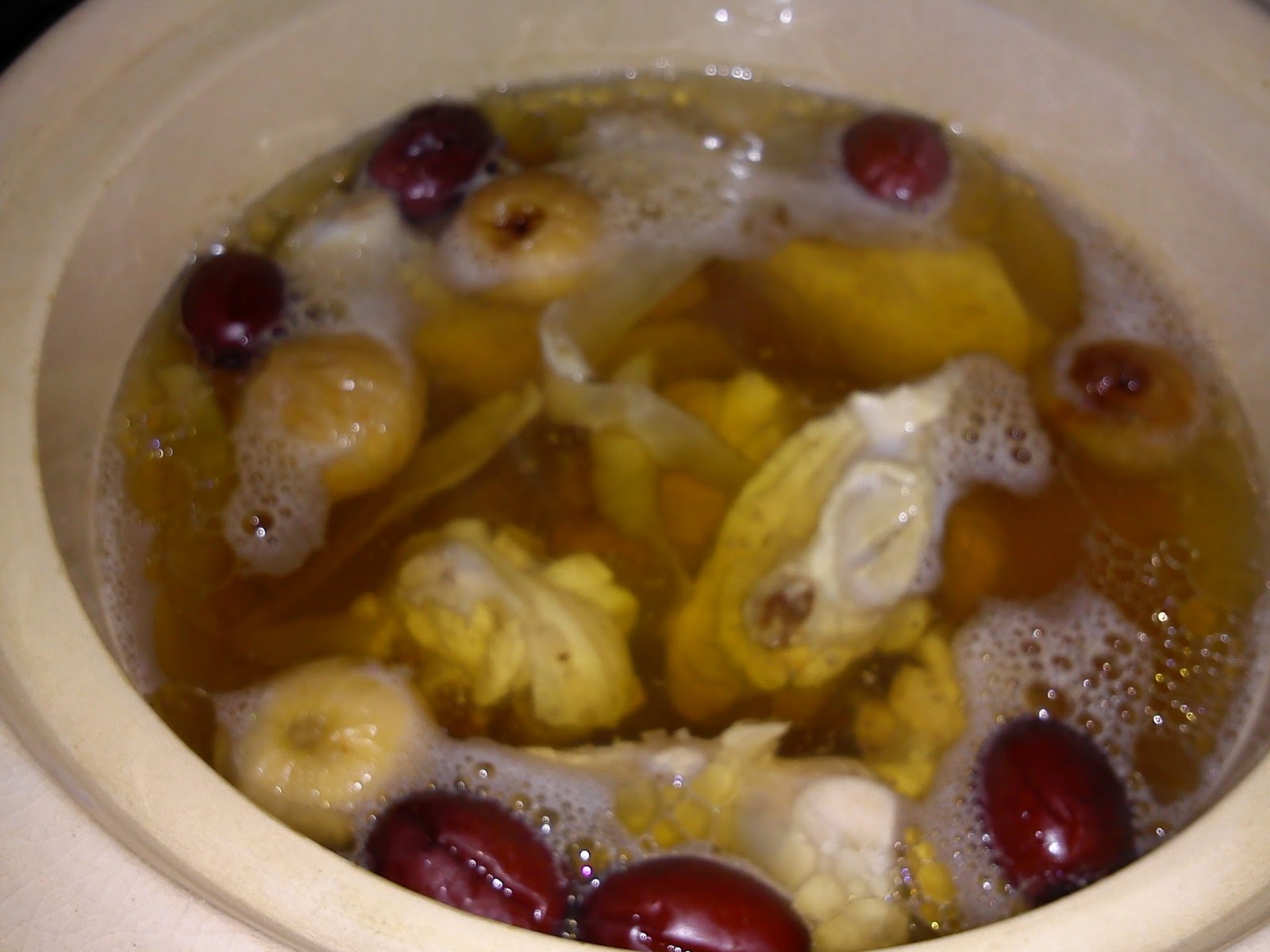 Cooking Pleasure: DRIED FIGS, YOKE CHOK CHICKEN SOUP