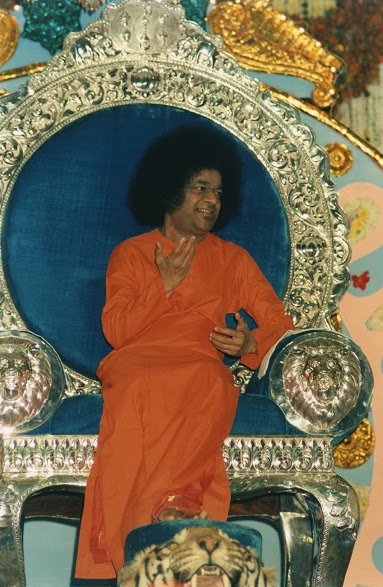 Sathya Sai with Students: The Universal Divine Mother Sai - By Dr ...