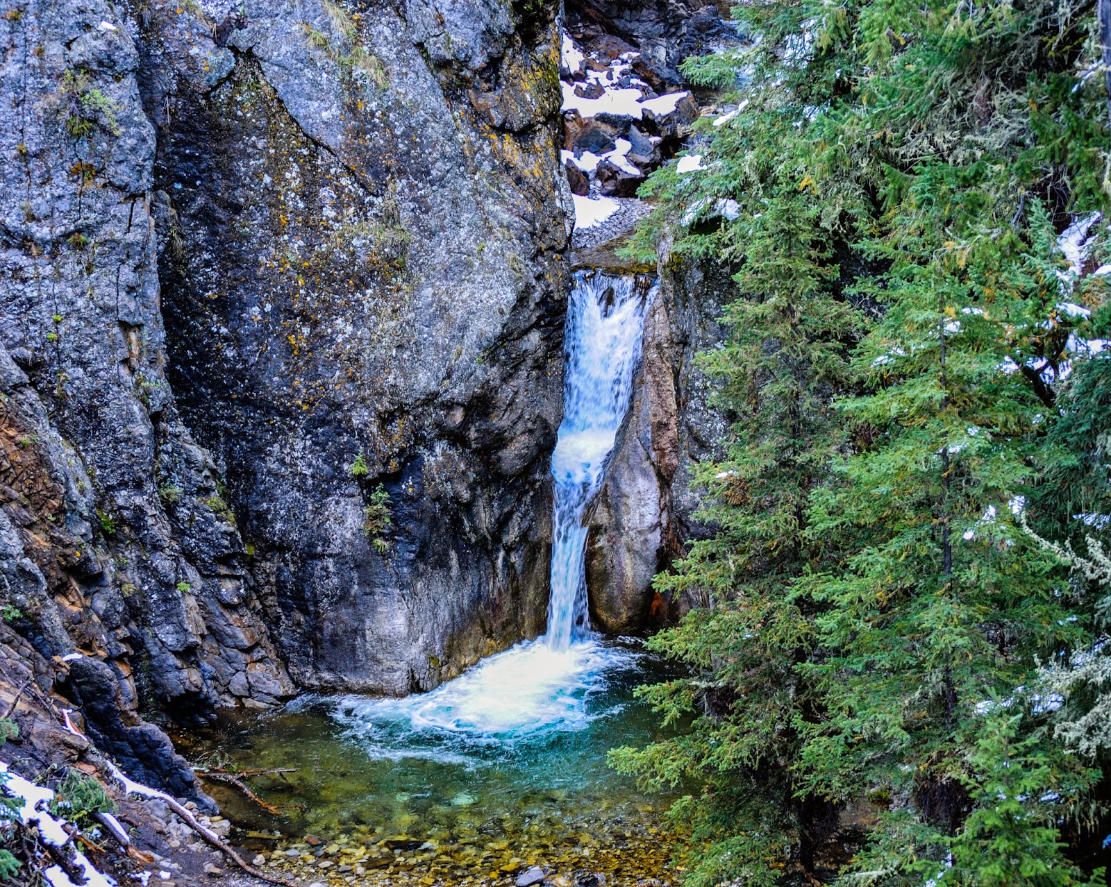 Waterfalls Alberta: Cat Creek Falls
