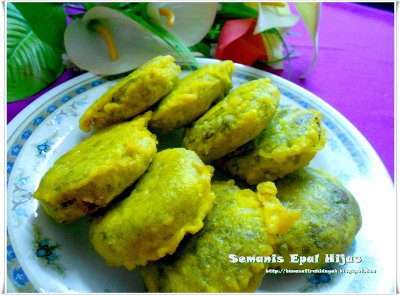 Semanis Epal Hijau..***: Kuih Rengas aka Kuih Kacang Hijau aka Kuih Kasturi