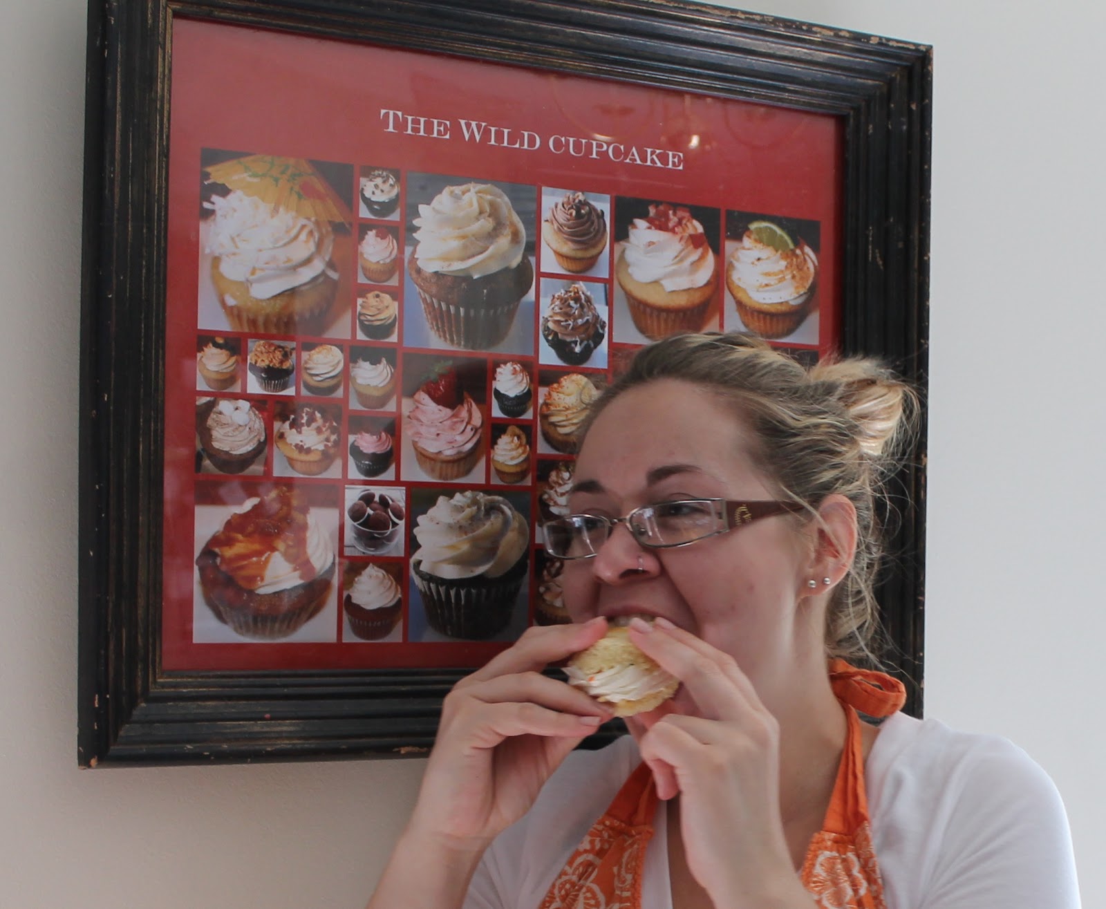 Adventures Of The Wild Cupcake: The Proper Way to Eat a Cupcake