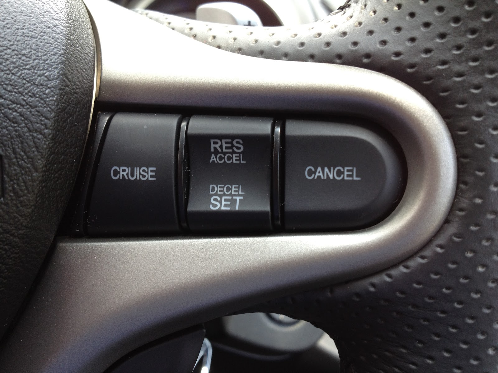 Toyota Prius C vs Honda Jazz Hybrid - The battle for the most ...