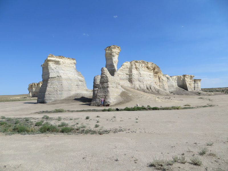 Marpeg: FORT HAYS AND MONUMENT ROCKS, NW KANSAS