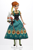 ImNotBad.com - A Jessica Rabbit Site: Disney Platinum Dolls, Limited ...