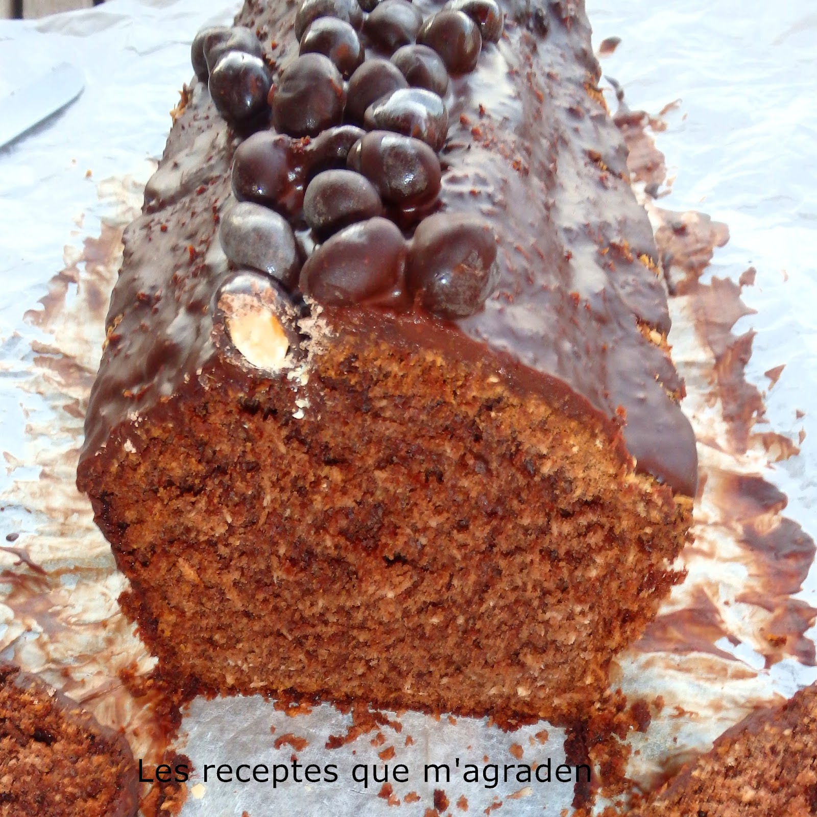 Les receptes que m'agraden: Bizcocho de coco y chocolate con conguitos