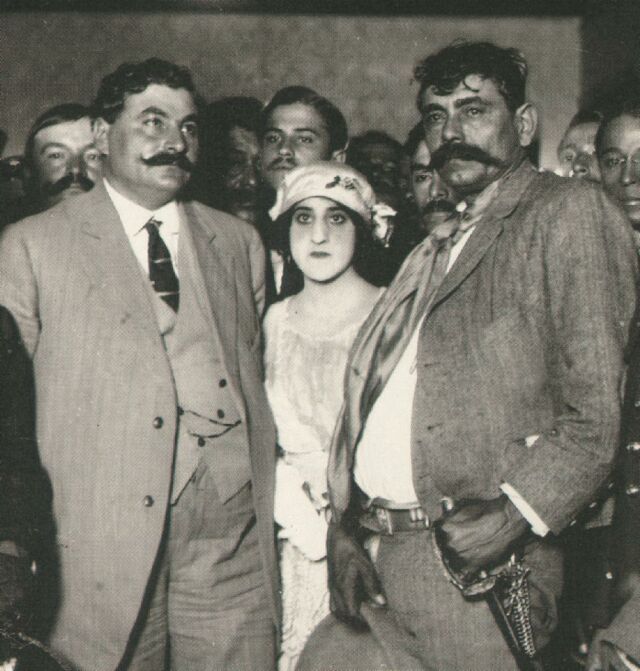 Kara deri beyaz maske: Mexican Revolution