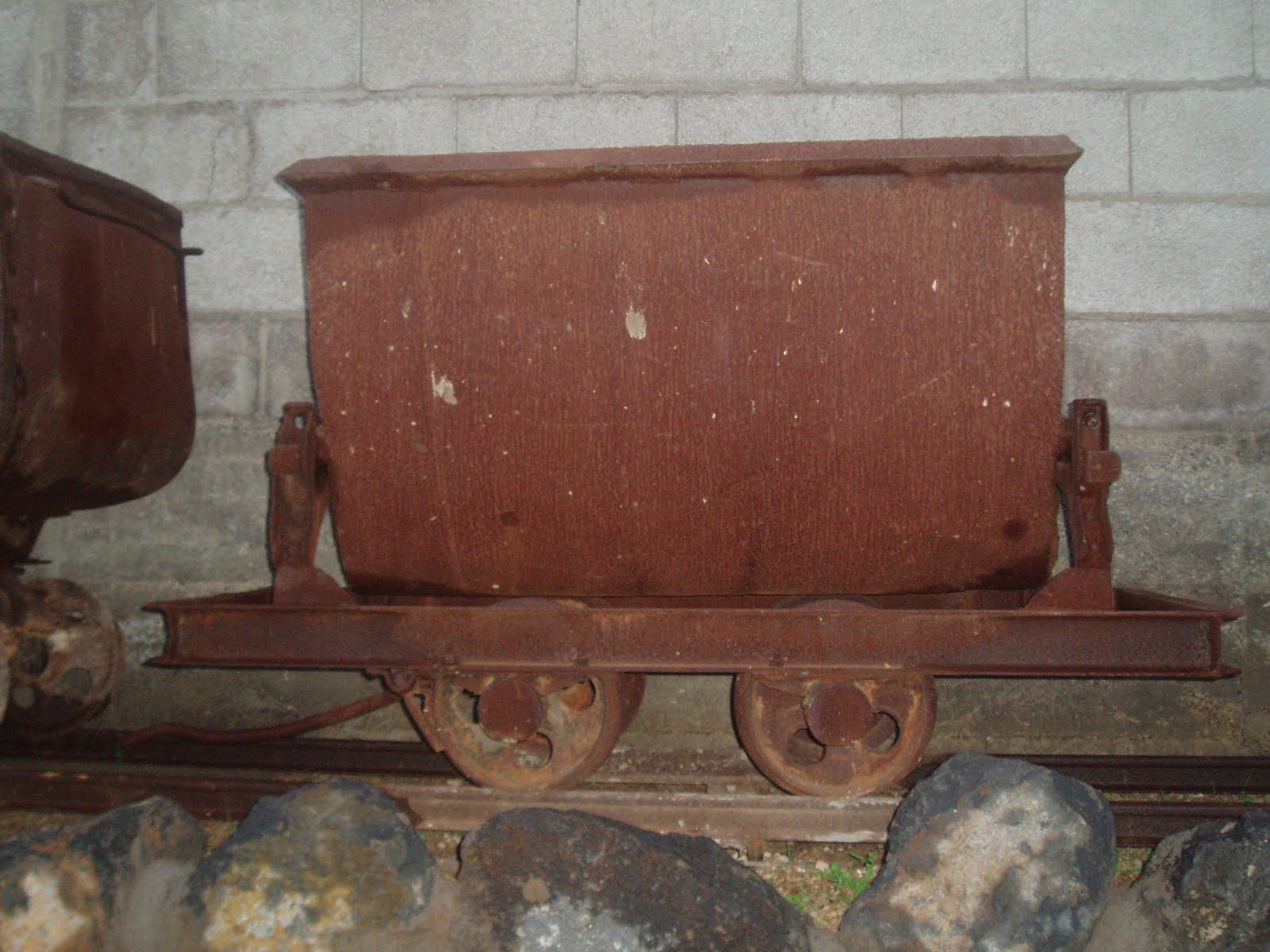 MONTAÑA TRENES E HISTORIAS: VAGONETAS, CARROS Y PLATAFORMAS