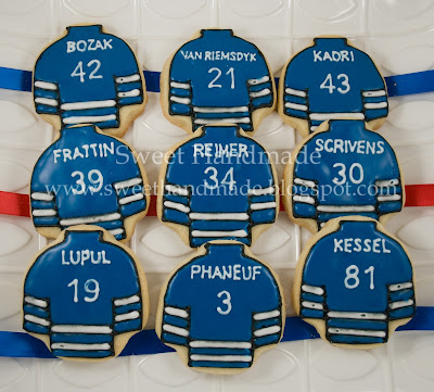 Sweet Handmade Cookies: Toronto Maple Leaf Hockey Cookies