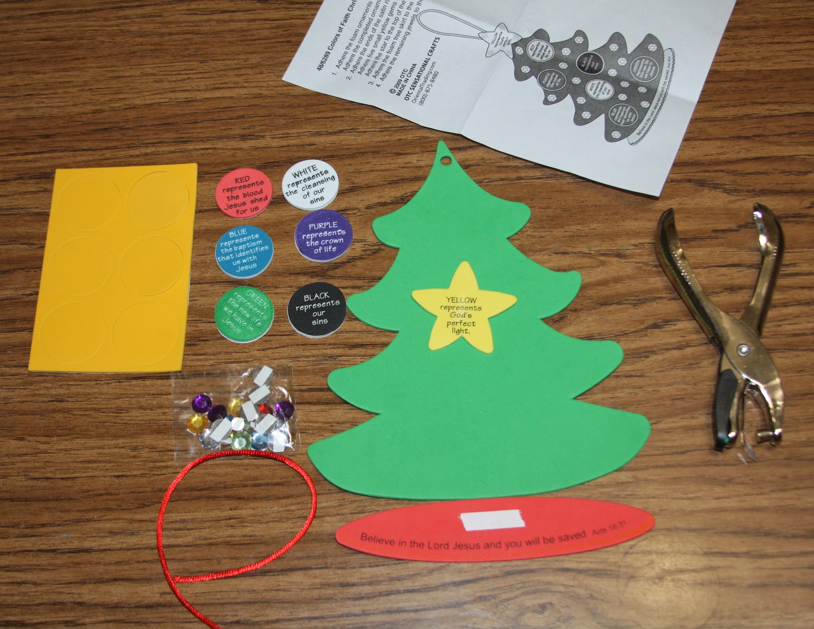 A Learning Journey: "Colors of Faith" Christmas Tree Craft