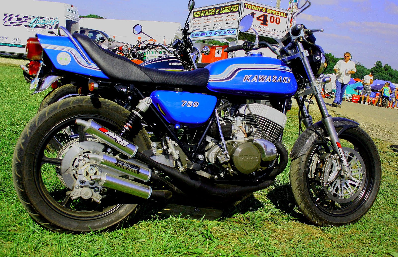 Gymi's Garage: I'm A Sucker For A Well Done H2 or RD