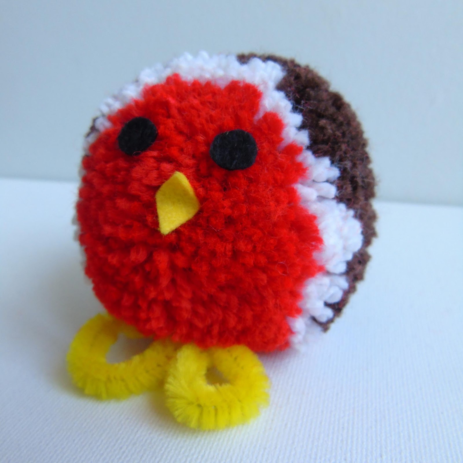 Me, You and Magoo: How to make festive pom pom robins