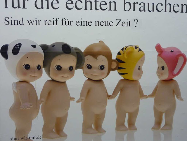 WALKABOUT: (3) HEXAGRAMM