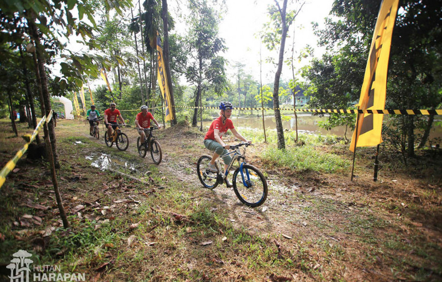 BERITAKU: Lomba Sepeda Gunung di Hutan Jambi, Ajang Ekowisata dan ...