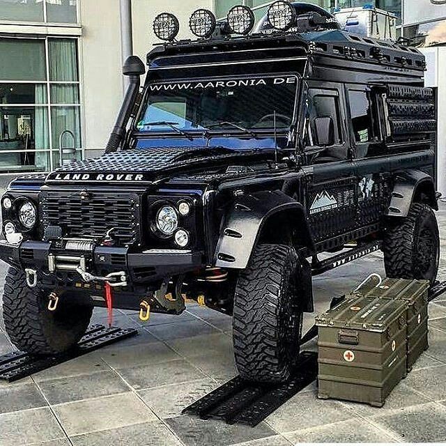 SI VIS PACEM, PARA BELLUM: Il Land Rover Defender