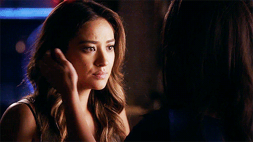 Yo Soy: Pretty Little Liars - Emily & Talia