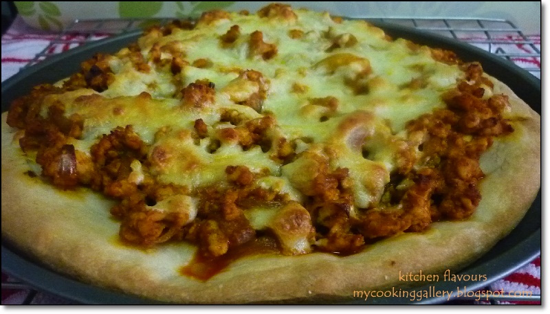 kitchen flavours: Chicken Rendang Pizza/Thousand Island Tuna Pizza ...