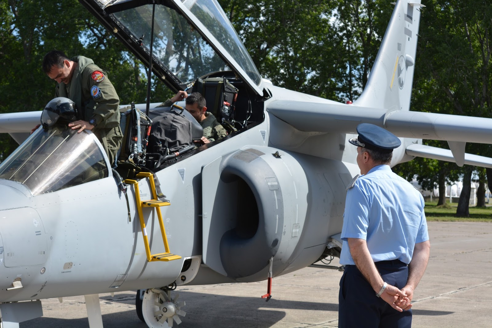Defensa y Armas: Traslado de los IA-63 Pampa a la VI Brigada Aérea