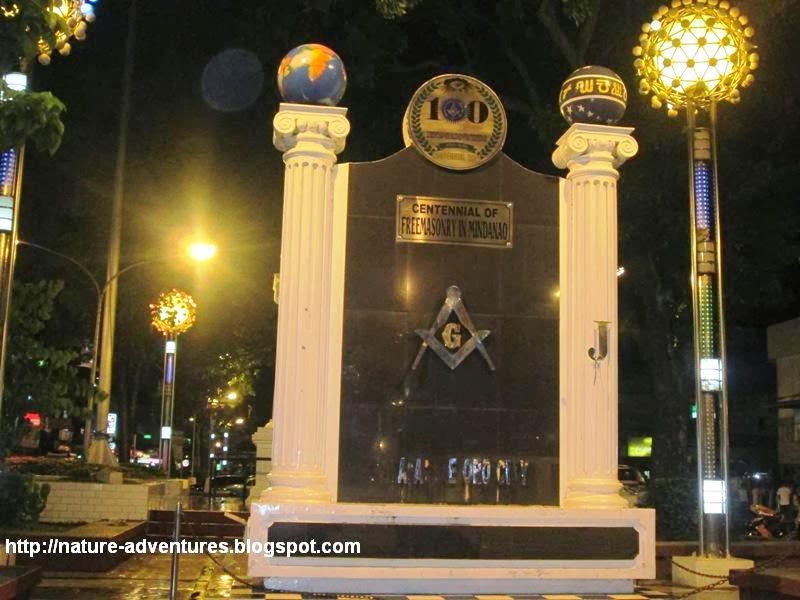 My Life's Adventures: Plaza Divisoria or The Golden Friendship Park in ...