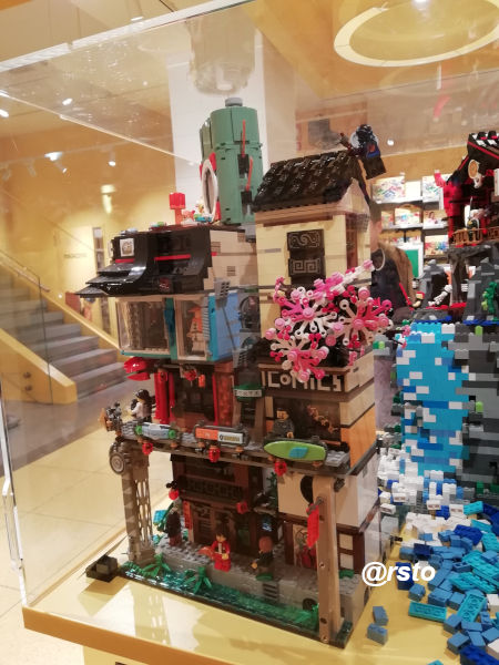 Nel Lego Store di via Roma, tra la Mole Antonelliana, castelli e ...